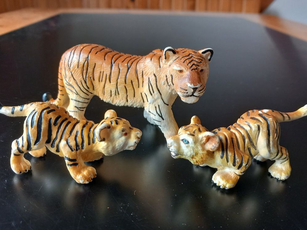 Schleich Tiger mit 2 Jungen (Gebraucht) in Nänikon für CHF 6 – mit ...