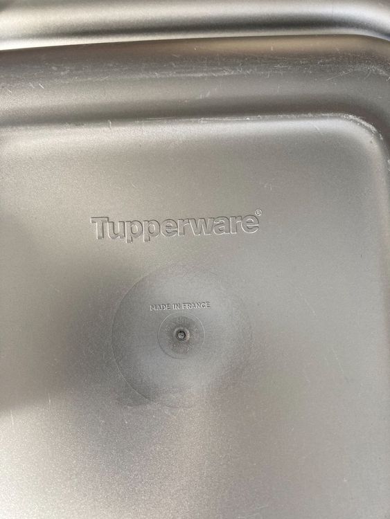 Ultra Pro carré 2l Tupperware (Gebraucht) in Domdidier für CHF 18 – mit ...