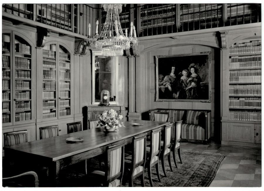 Schloss Oberhofen: Bibliothek (Antik) in Frauenfeld für CHF 4.7 – mit Lieferung auf Ricardo kaufen