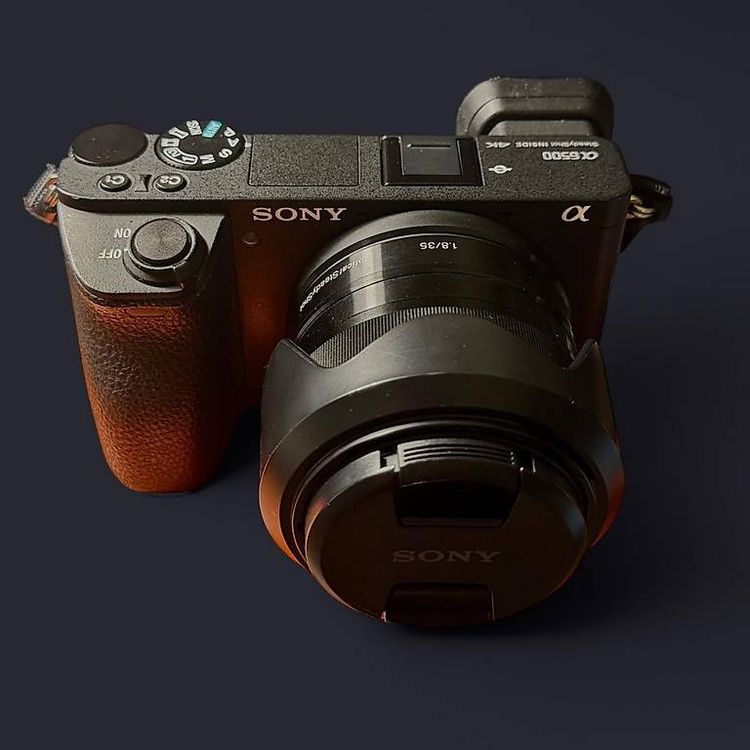 Sony Alpha 6500 - Mit 35mm f/1.8 OSS + Zubehörpaket (Gebraucht) in Richterswil für CHF 800 – nur ...