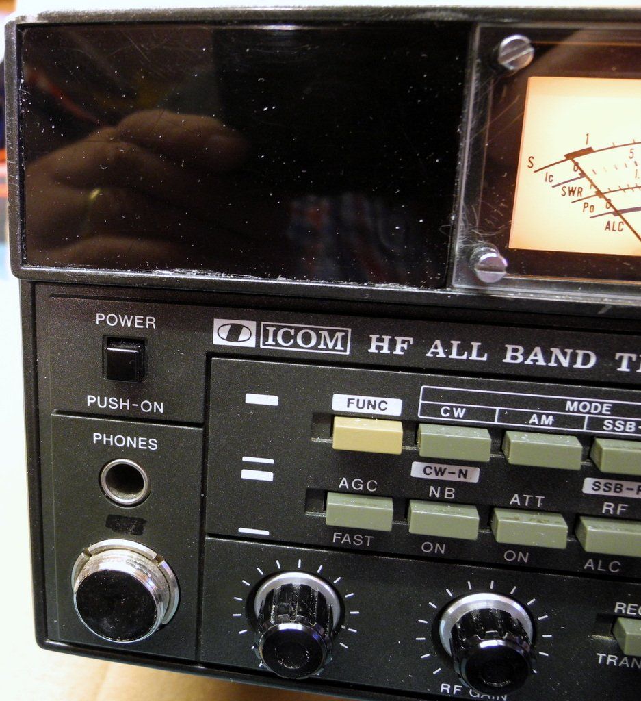 Transceiver IC- 720 A, nur Empfang Achtung Sendemodul defekt (Defekt ...