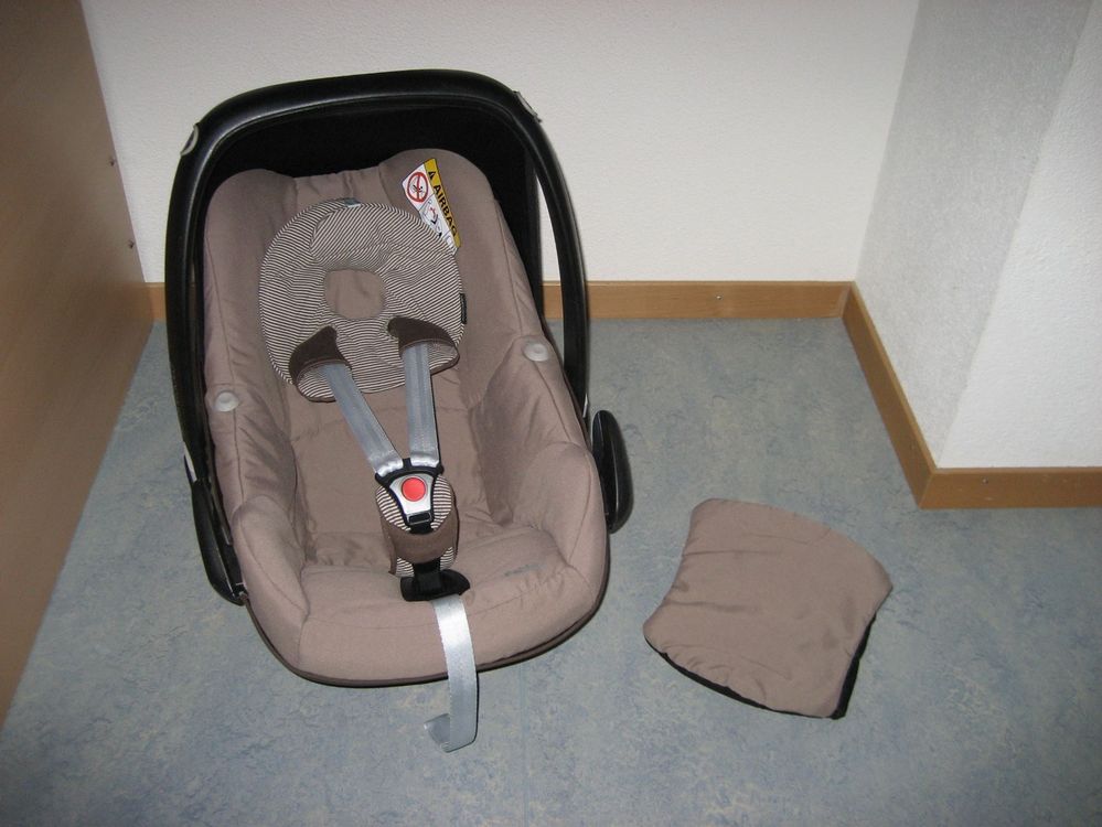 Maxicosi Pebble für Familyfix, Isofix, Top Zustand, Versand | Kaufen auf Ricardo