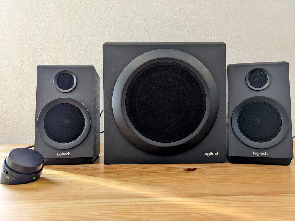 Logitech Z333 Lautsprechersystem mit Subwoofer | Kaufen auf Ricardo