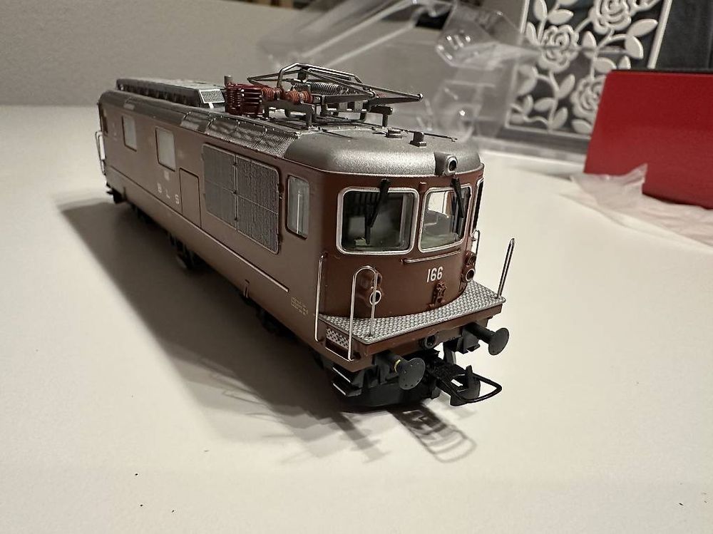 HO BLS Re 4/4 166 DCC SOUND RIVAROSSI (Gebraucht) in Schmitten FR für ...