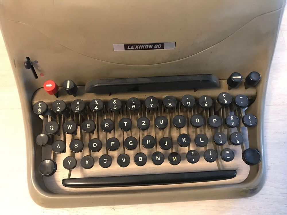 Alte antike mechanische Schreibmaschine Olivetti Lexikon 80 (Gebraucht ...