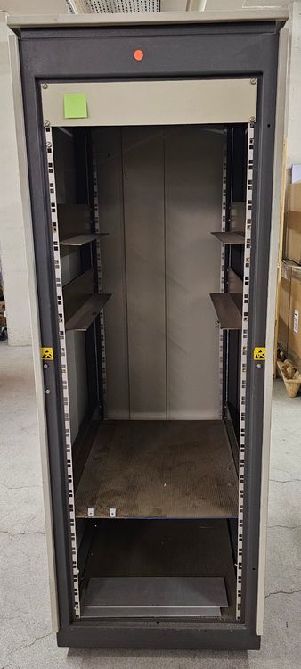 19-Zoll Rack auf Rollen (Gebraucht) in Gümligen für CHF 100 – nur Abholung auf Ricardo kaufen