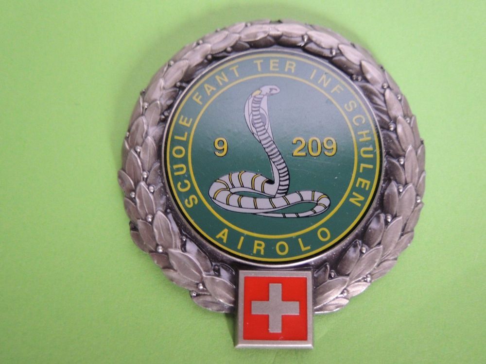 Schweizer Armee Emblem für Béret in sehr schönem Zustand (Gebraucht) in ...