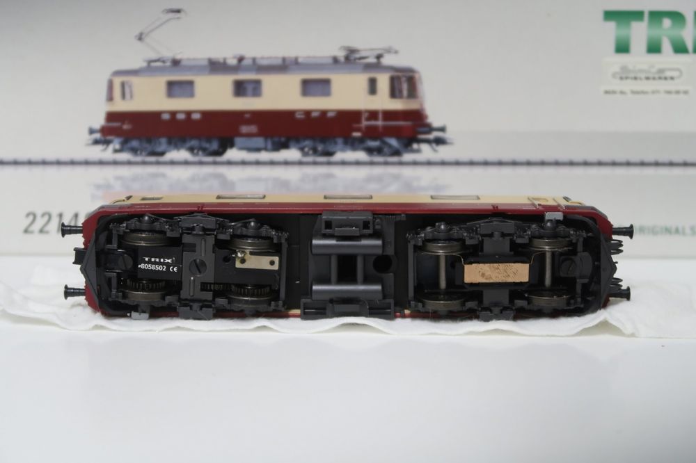 Trix SBB Re 4/4 II 11250 TEE (Gebraucht) in Dättwil AG für CHF 220 – mit Lieferung auf Ricardo ...