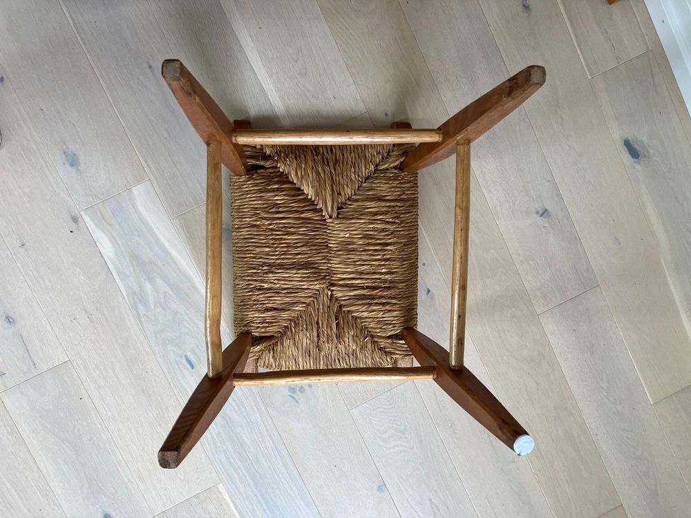 Kleiner Schemel mit Stroh Sitz (Gebraucht) in Horn für CHF 10 – nur ...