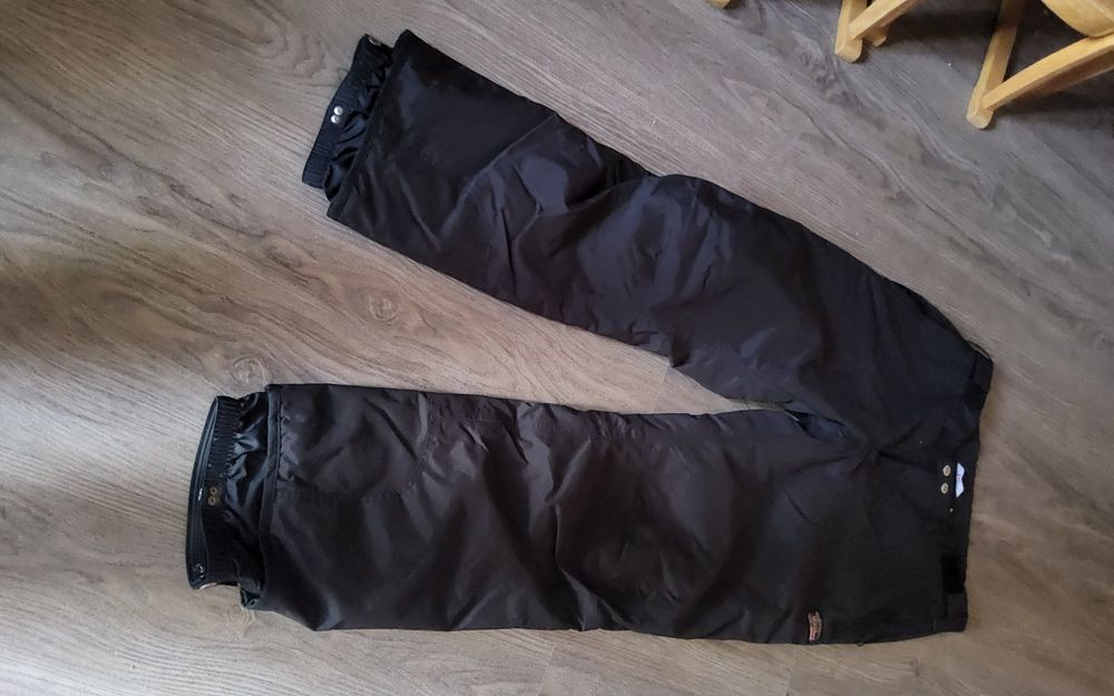 Skihose von Belowzero (Gebraucht) in Diegten für CHF 20 – mit Lieferung auf Ricardo kaufen