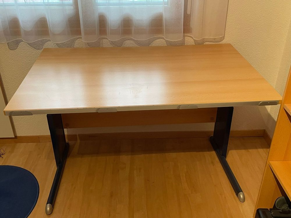 Pult verstallbar in der Höhe (Gebraucht) in Naters für CHF 50 – nur ...