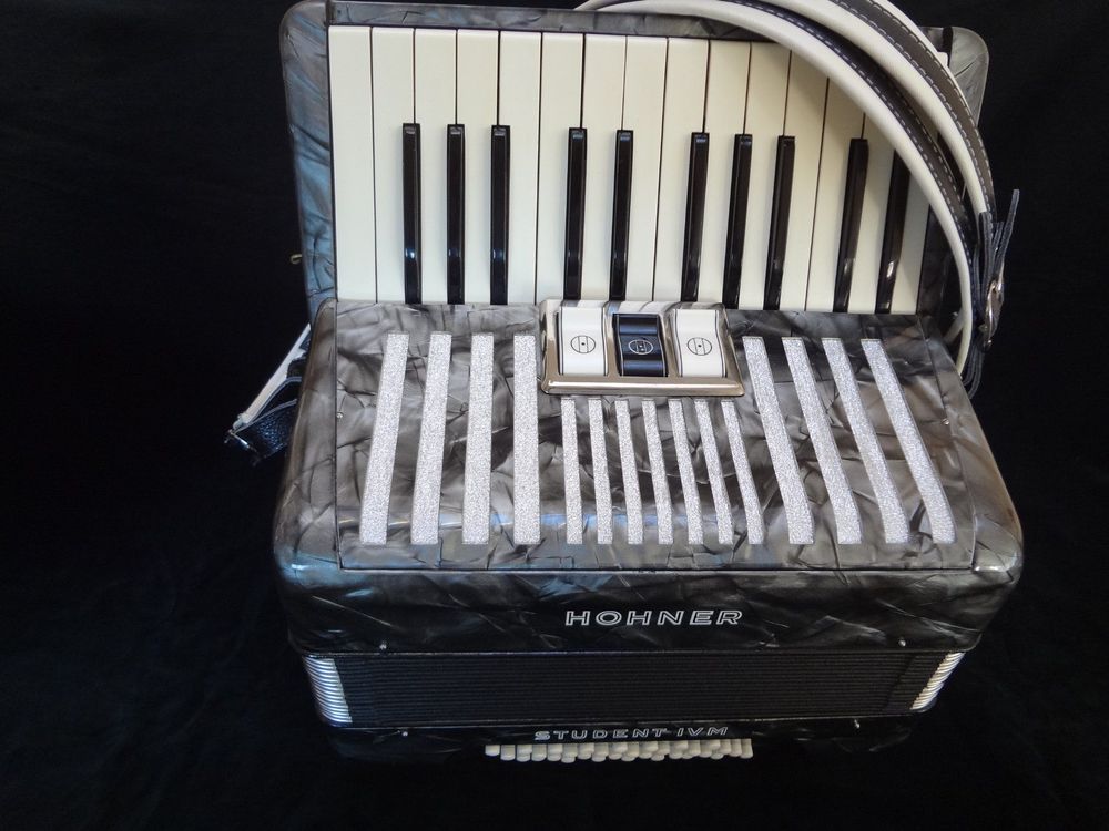 Accordéon Hohner Student IVM Restauré | Kaufen auf Ricardo