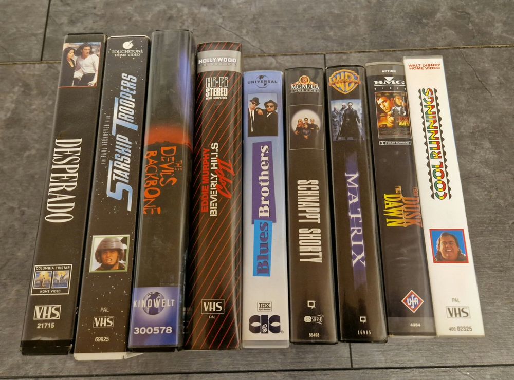 9 VHS Kasetten - 90er - Kult | Kaufen auf Ricardo