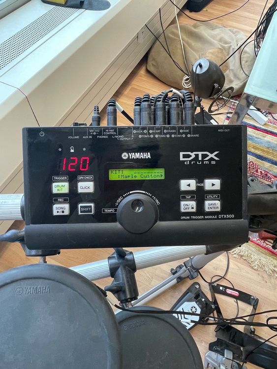 Yamaha DTX500 + Kopfhörer, Hocker & Sticks | E-Drum | Kaufen auf Ricardo
