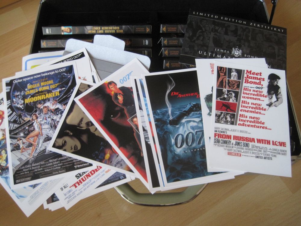 James Bond DVD Limited Koffer in Silber alle Spielfilme (Gebraucht) in ...