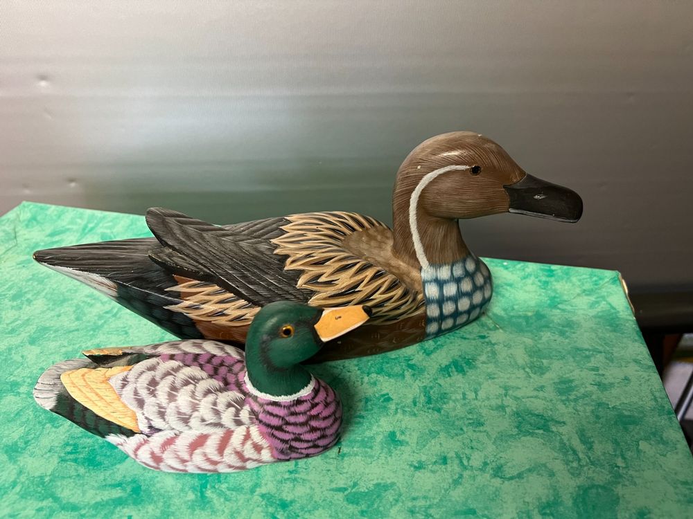 Zwei Enten aus Holz antik (Gebraucht) in Wettingen für CHF 9 – nur ...