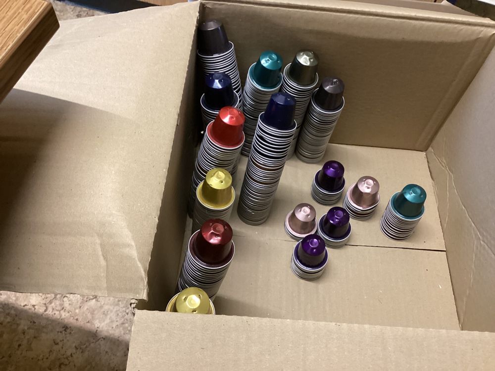 Nespresso Kapseln leer, ca. 3400 stk (Gebraucht) in lyss für CHF 25 – mit Lieferung auf Ricardo ...