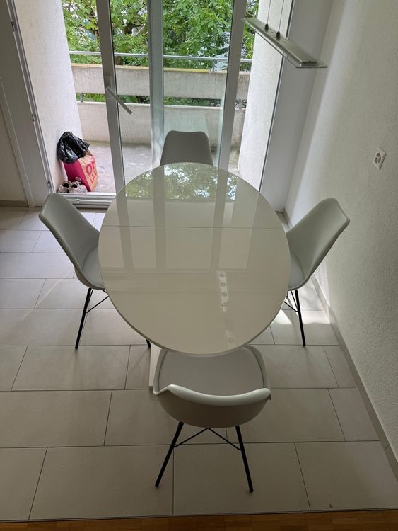 Weisser Esstisch Hochglanz ausziehbar (mit Makel) (Gebraucht) in ...