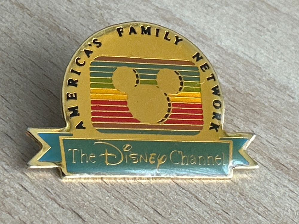 Pin The Disney Channel (Gebraucht) in Glattbrugg für CHF 1 – mit ...