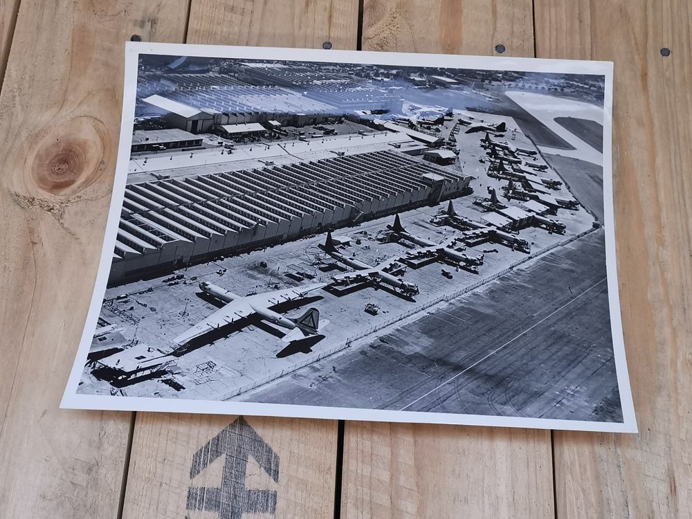 Consolidated Vultee Aircraft Corporation Factory B-36 Bomber (Gebraucht ...