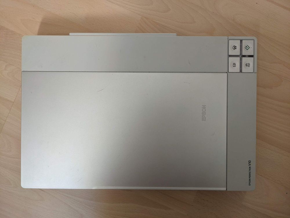 Epson Perfection V10 Flachbettscanner | Kaufen auf Ricardo