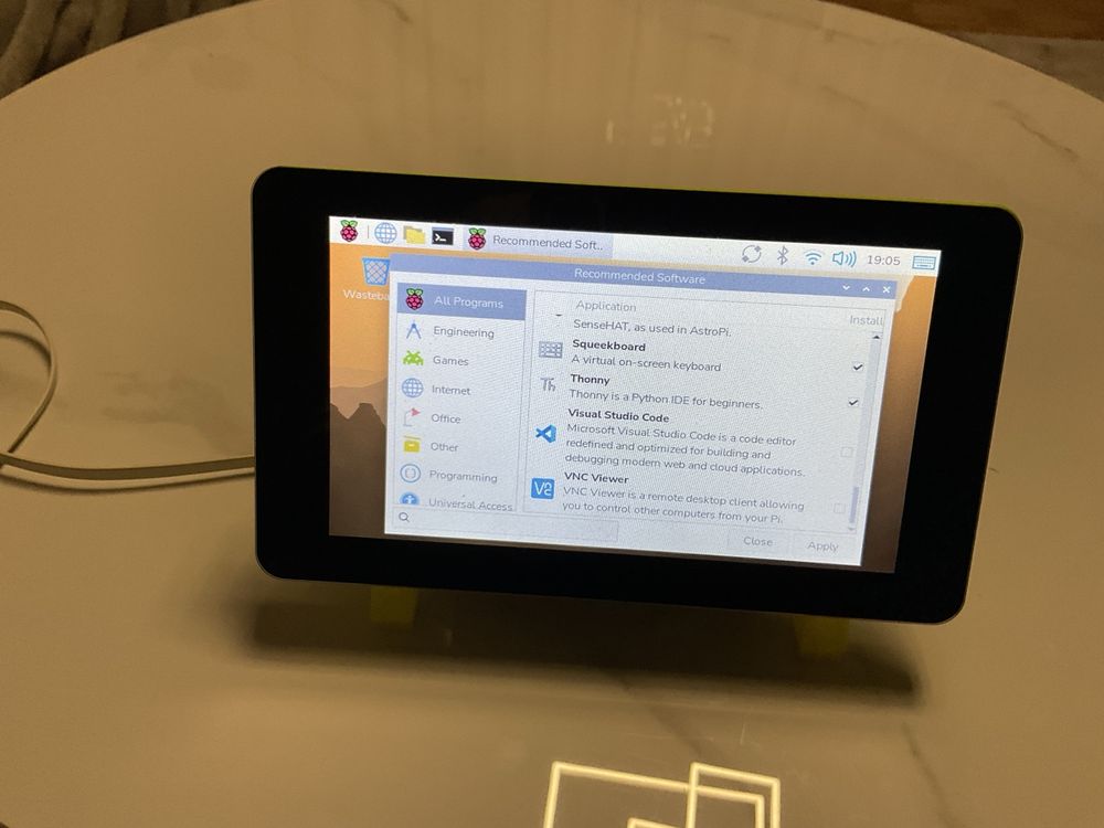 Raspberry Pi 7" Touch Screen mit Raspberry pi 3 und Case (Gebraucht) in ...