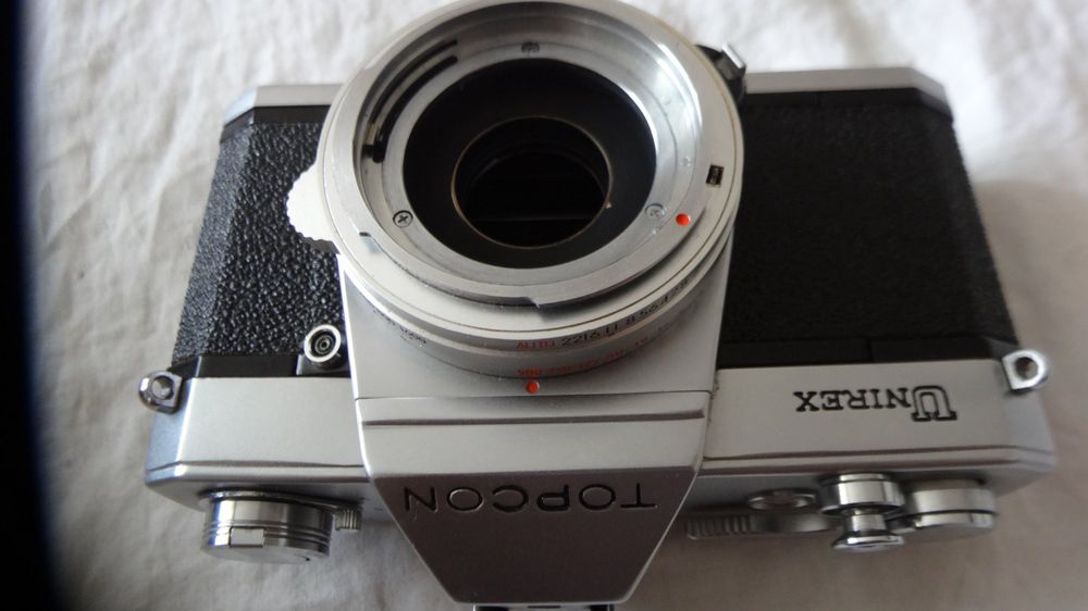 UNIREX-TOPCON SPIEGEL REFLEX MF FILM KAM.NUR GEHAUSE (Gebraucht) in zürich für CHF 8 – mit ...