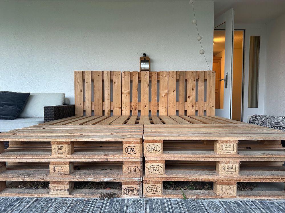 27 Europaletten mit Polster zu verkaufen. sehr guter Zustand (Gebraucht ...