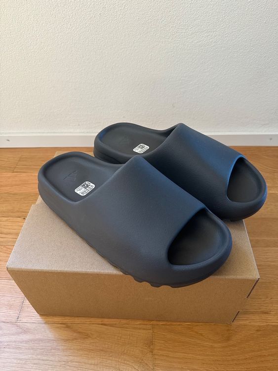 Adidas Yeezy Slides Slate Grey (Neu und originalverpackt) in Flawil für ...