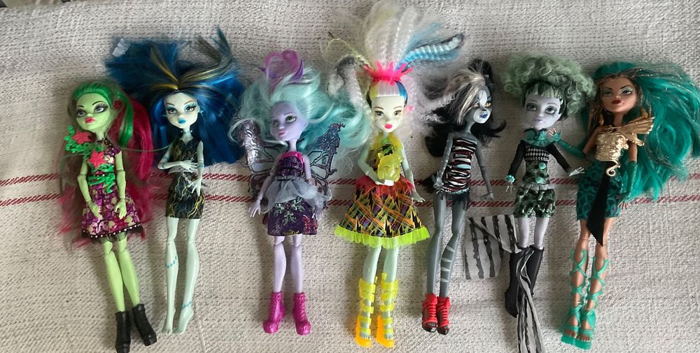 7x Mattel Monster High Doll Monster Puppe (Gebraucht) in Aarau für CHF ...