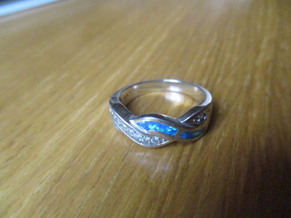 Ring mit Opal Inley 10 K Weissgold vergoldet (Gebraucht) in Langenthal für CHF 50 – mit ...