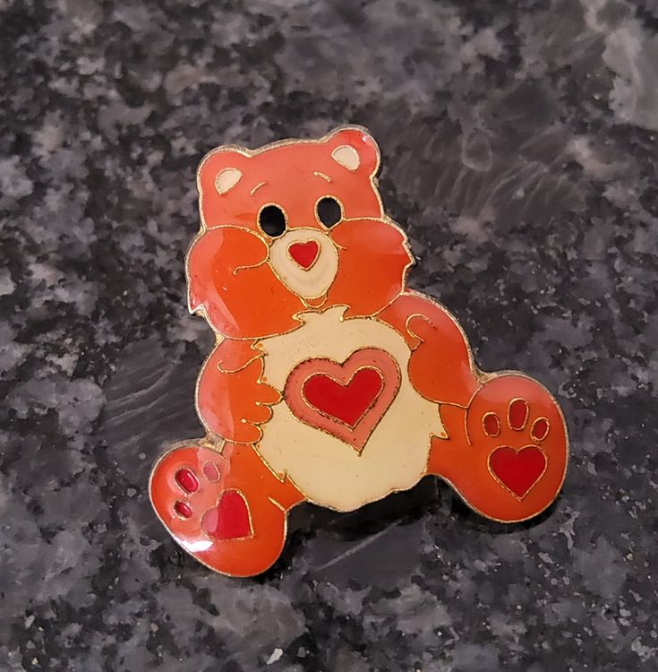 Süsser Care Bear Pin ️ Bär mit Herz ️ Vintage 90er | Kaufen auf Ricardo