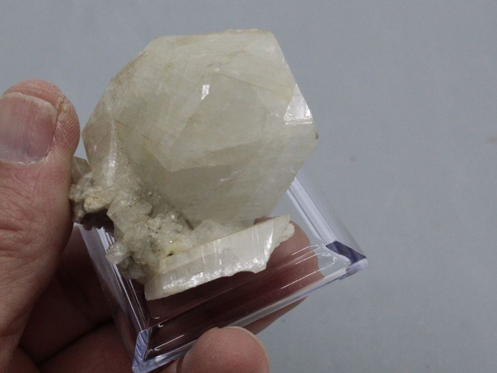 Adular baveno mit matrix - adulaire sur matrice St. Gotthard | Kaufen ...