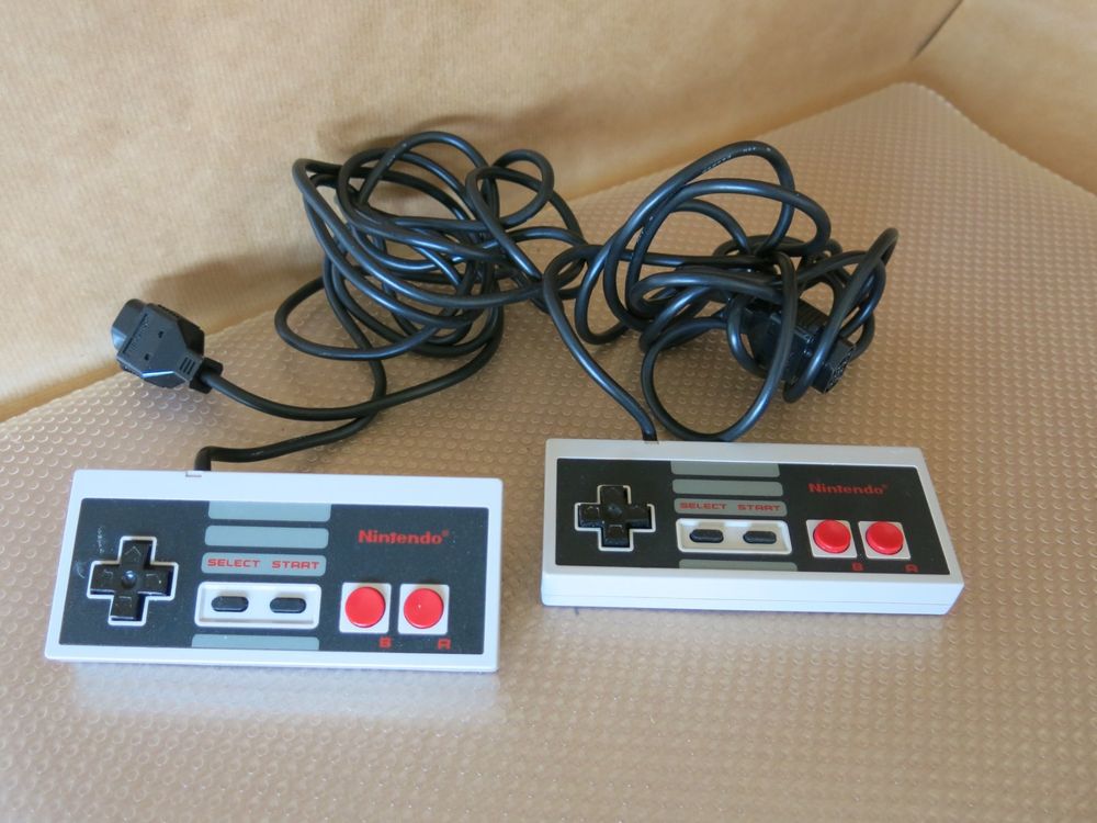 2 Nintendo NES Remote Controller NES 004E Made in Japan (Gebraucht) in ...