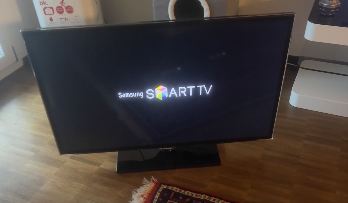Samsung Smart TV UE40ES5700S, 40 Zoll, Top Zustand! (Gebraucht) in ...