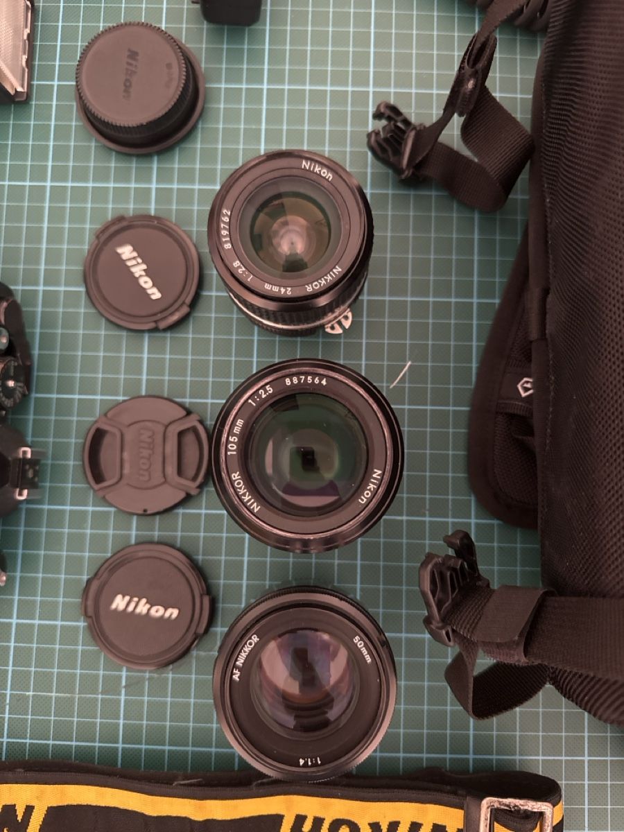 Nikon FE2 Analog Kamera Set inkl Objektive uvm. (Gebraucht) in Luzern ...