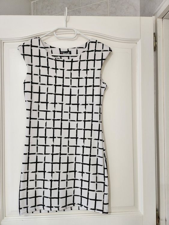 Robe - Taille unique (Neu und originalverpackt) in Thônex für CHF 5 ...