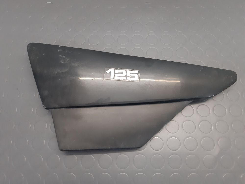 Seitenverkleidung Yamaha DT 125 2A8 Jg. 1978-79 | Kaufen auf Ricardo