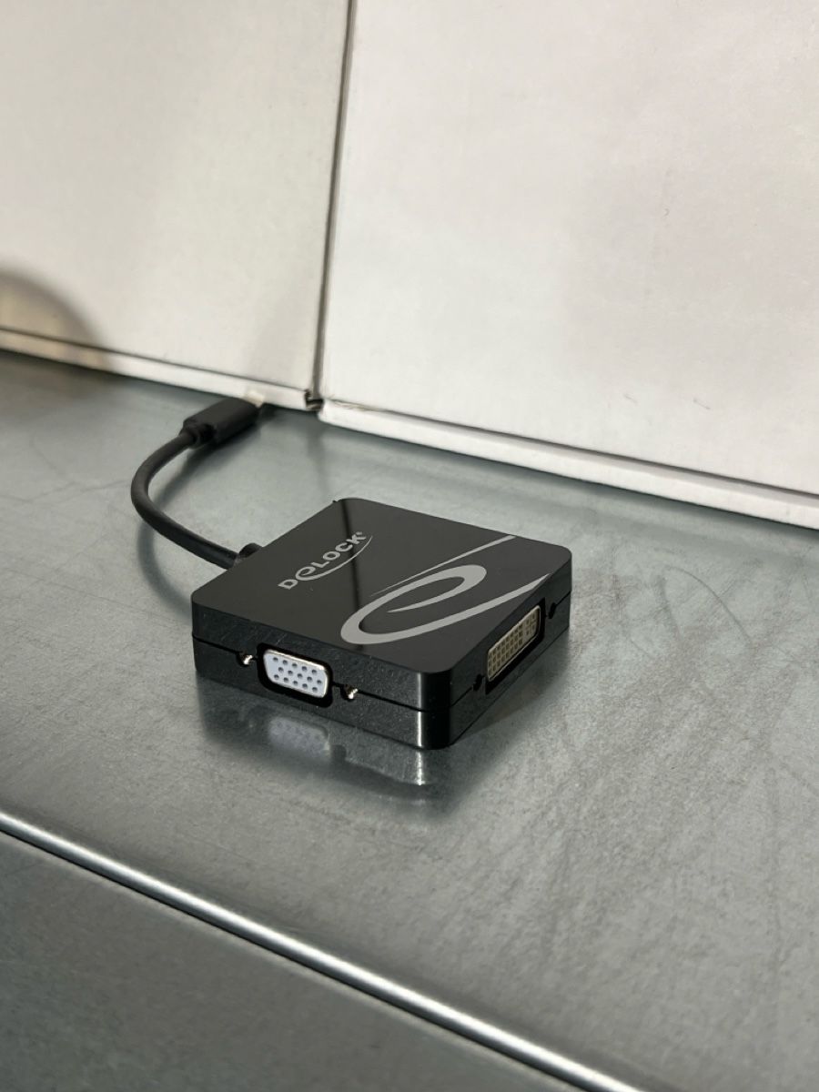 USB C zu HDMI / Displayport / DVI / VGA Adapter (Gebraucht) in Zürich ...
