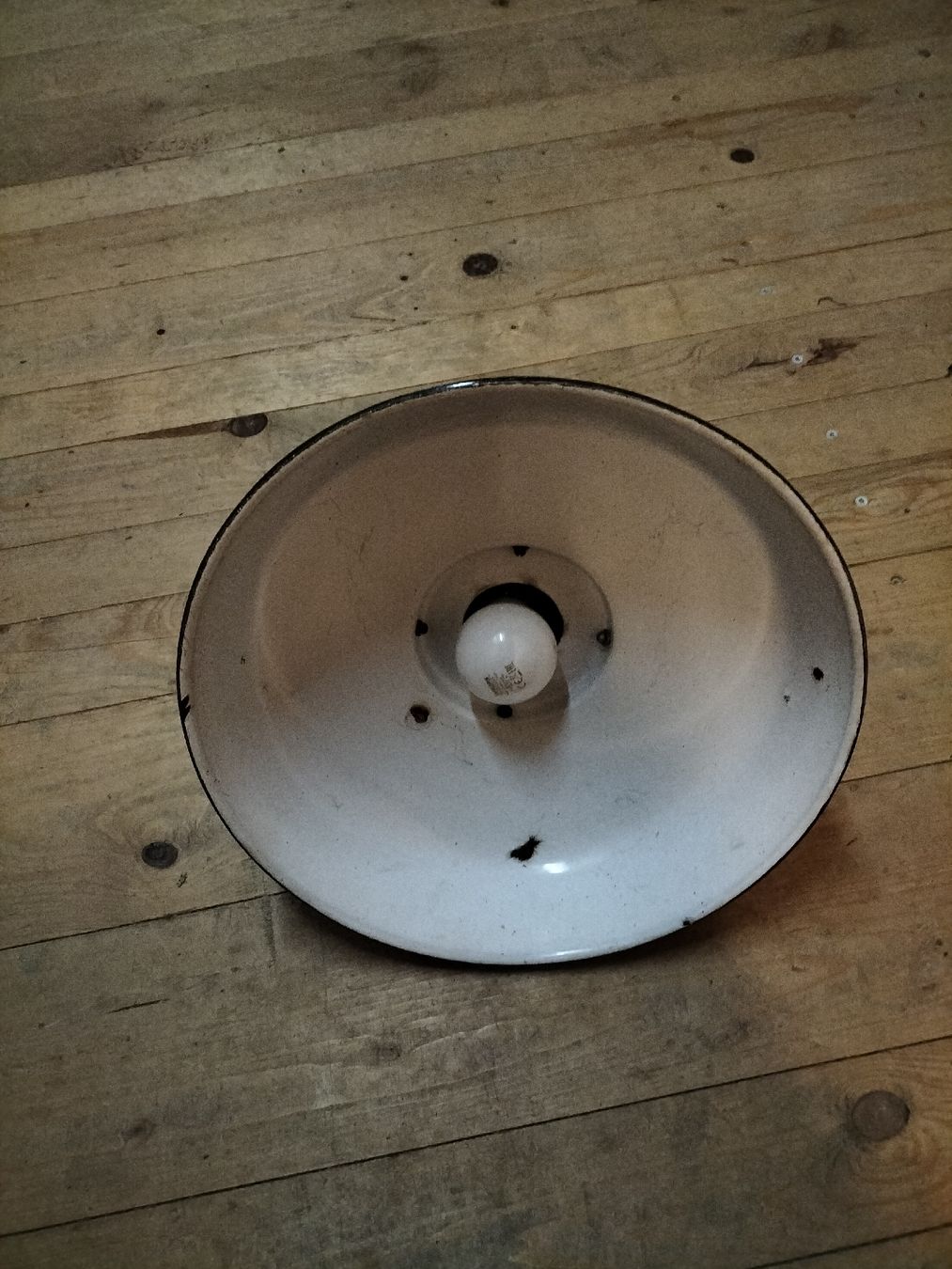 2x Lampes industrielles vintage noire en émail (D'occasion) à Tschugg ...