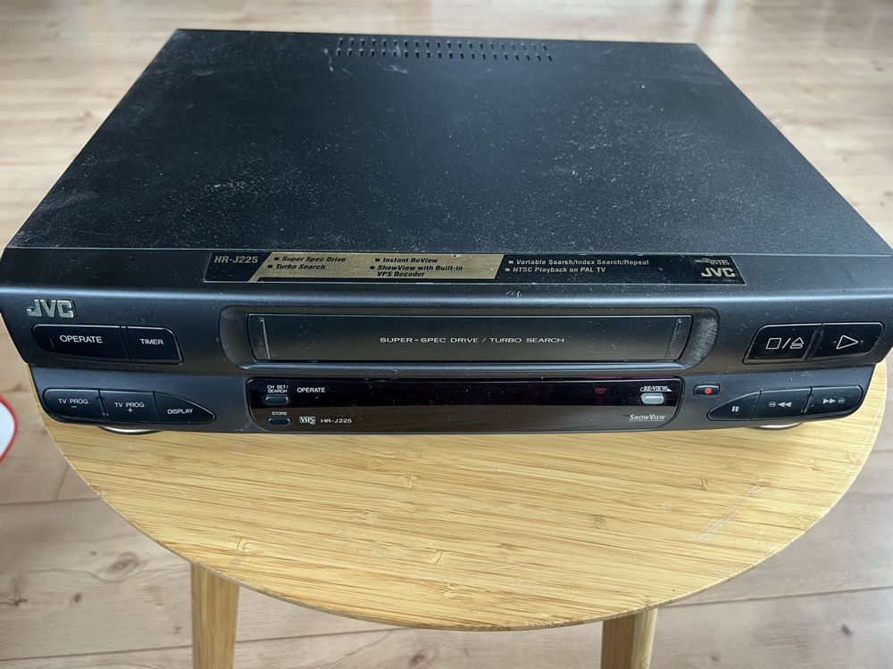 JVC VHS Kassetten recorder (Gebraucht) in Laufen für CHF 35 – mit Lieferung auf Ricardo kaufen
