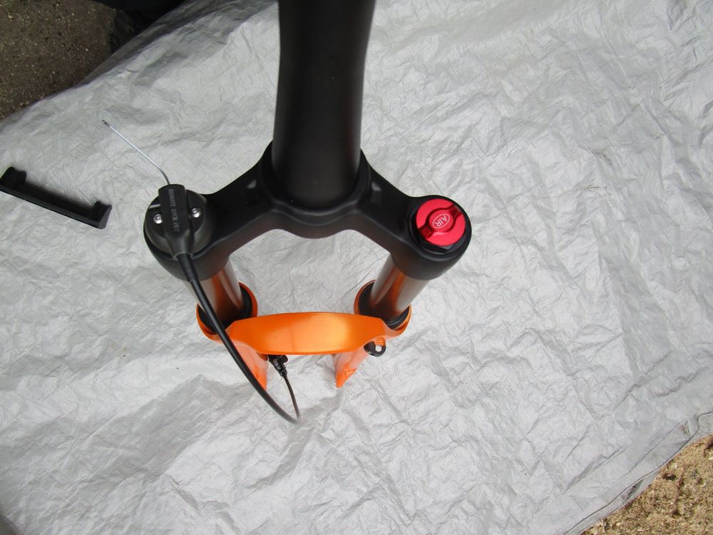 neue Federgabel Air remote tapered 100mm 29" 1720g (Neu (gemäss Beschreibung)) in Ottikon für ...