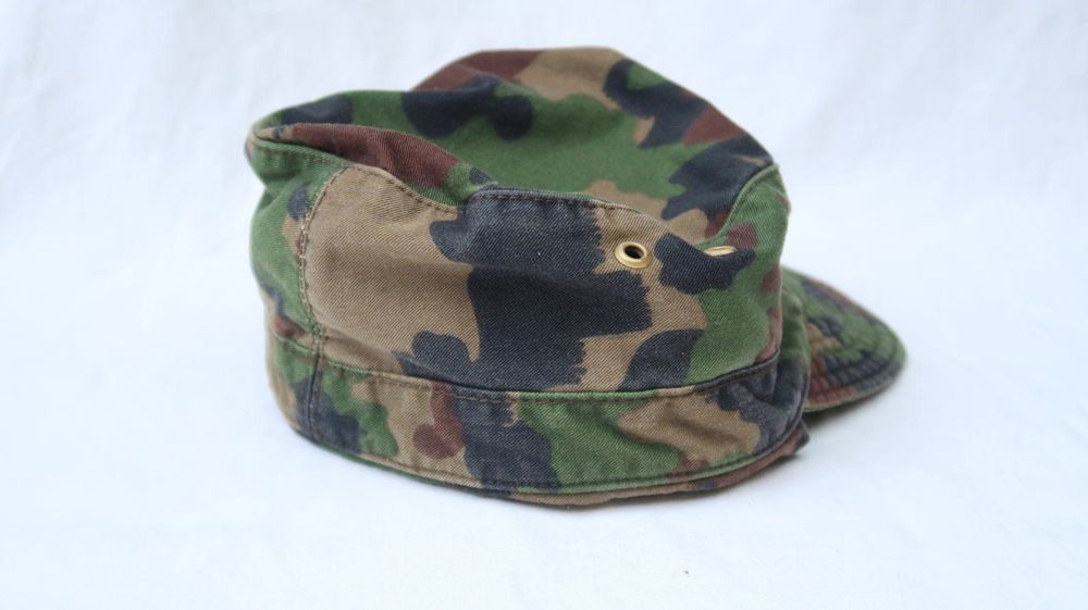 original Schweizer Armee Mutz, Wm (Gebraucht) in für CHF 17 – mit ...
