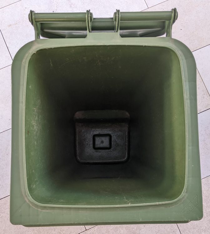 Mülltonne / Container, grün, SSI Schäfer, 140l, fahrbar (Gebraucht) in ...