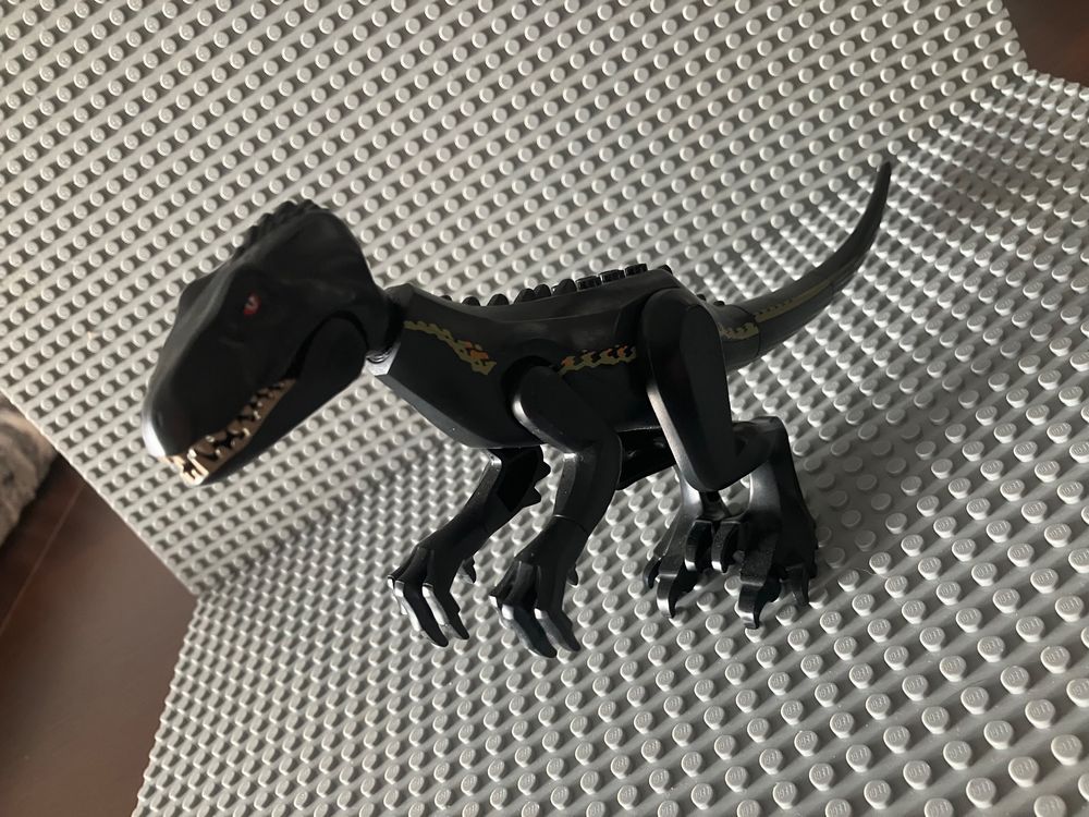 Lego Jurassic world minifigures indoraptor (Gebraucht) in Châtel-St ...