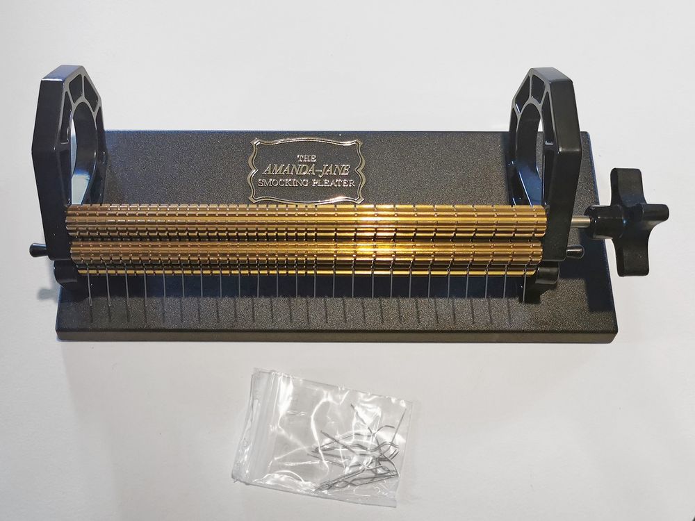 Plisseuse à smocks Amanda Jane (Neu und originalverpackt) in La Chaux ...