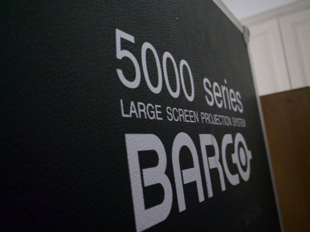 Proiettore enorme Barco BarcoVision 9200 (Gebraucht) in Massagno für ...