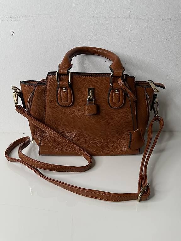 Sac à main chocolat (D'occasion) à Chambésy pour CHF 50 – retrait ...