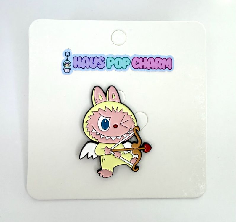 THE MONSTERS Labubu Custom Made Pin Badge In Love (Neu und ...