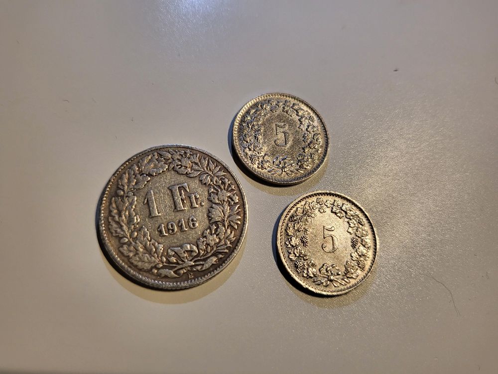1 Franken 1916 + 2x 5 Rappen 1962 & 1970 silber farben (Defekt) in Flurlingen für CHF 2 – mit ...